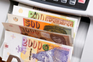 Македонија со убедливо најниска минимална плата во регионот - Trn.mk